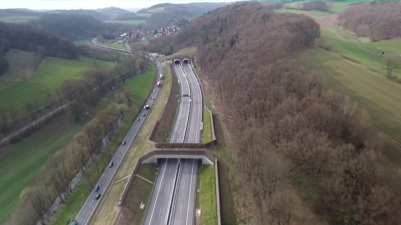 A 44: Rundflug über das neue Teilstück bis Waldkappel - YouTube