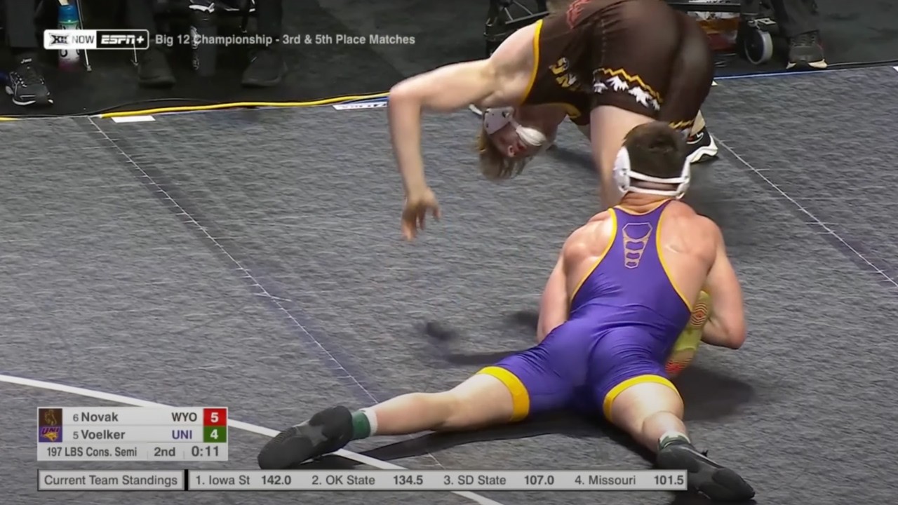 197lbs Joseph Novak (Wyoming) vs Wyatt Voelker (UNI) - YouTube