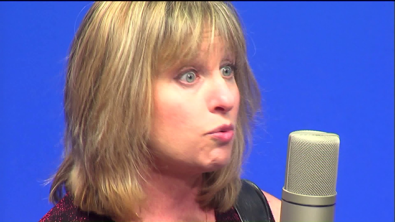 VTM Favorite Susan Greenbaum and Chris Parker perform 'Jingle Bells ...