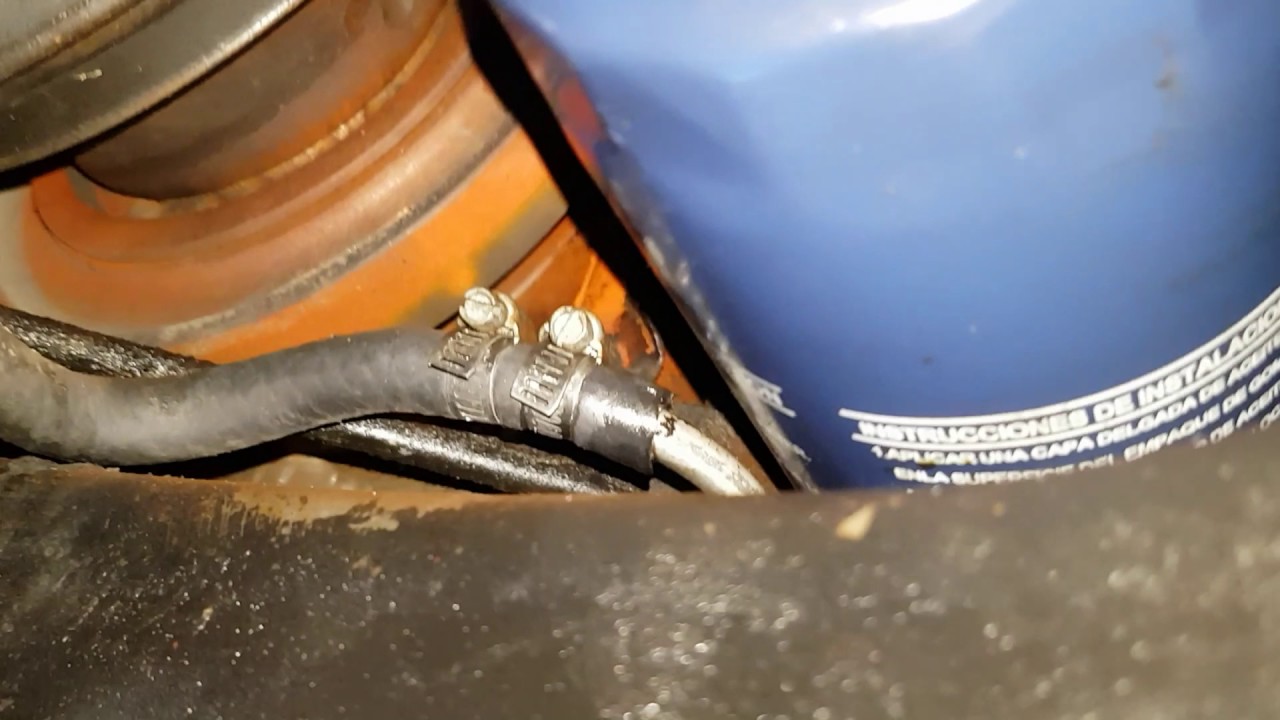 under body vehicle check during pre purchase inspection Montreal Quebec ...