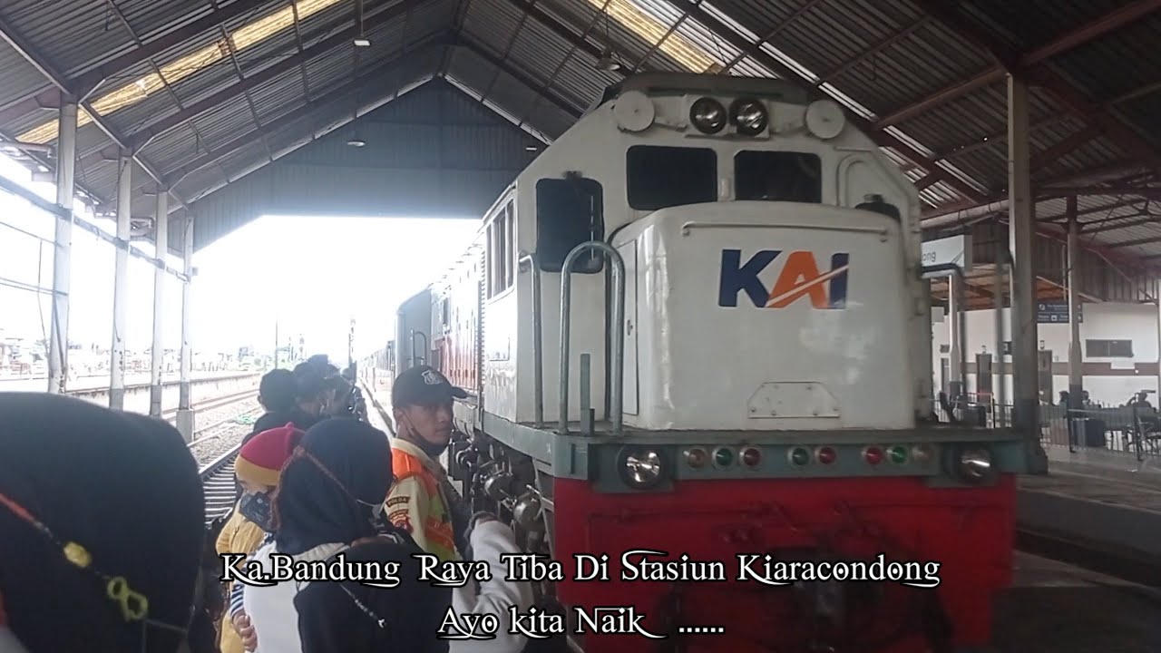 VLOG REVIEW NAIK KERETA API LOKAL BANDUNG RAYA Trip Stasiun ...