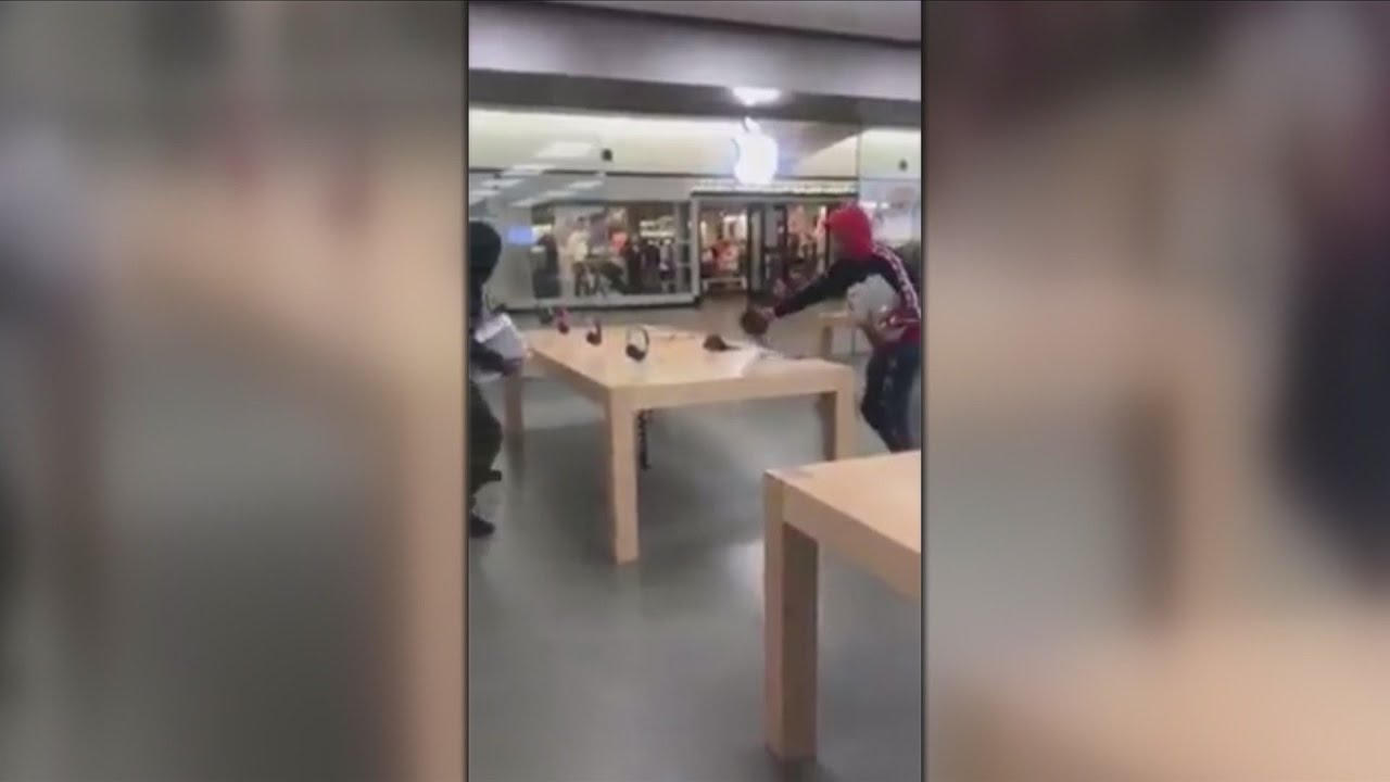 Another Apple Store theft caught on tape - YouTube