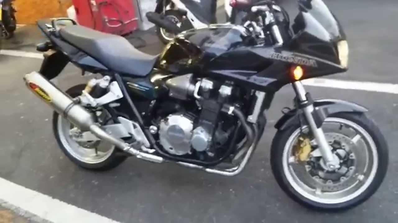 HONDA CB1300 SUPER BOL D'OR CB1300スーパーボルドール AKRAPOVIC アクラポサイレンサー - YouTube
