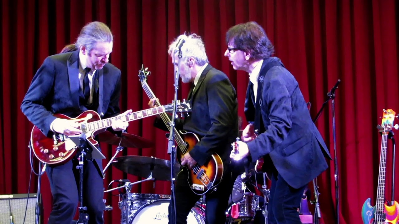 “In the Moment” The Weaklings Live in New Jersey - YouTube