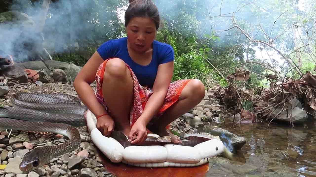 Wow cook snake eggs and snake for lunch - Eat snake is taste delicious ...