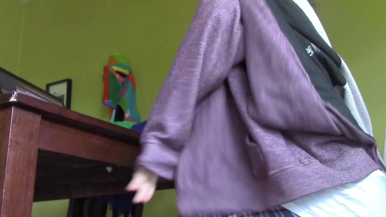 Girl Morning Fart - YouTube