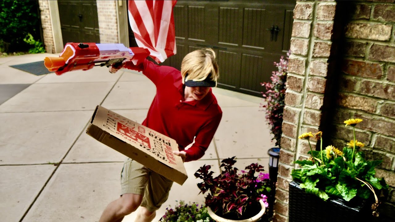 Nerf War: Pizza Delivery Duel - YouTube