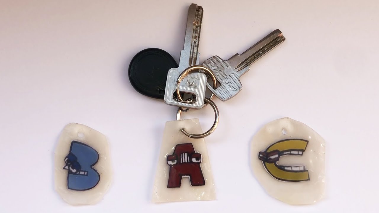 DRAW THE ALPHABET AND MAKE A KEYCHAIN FROM GLUE AND PAPER INTERESTING ...