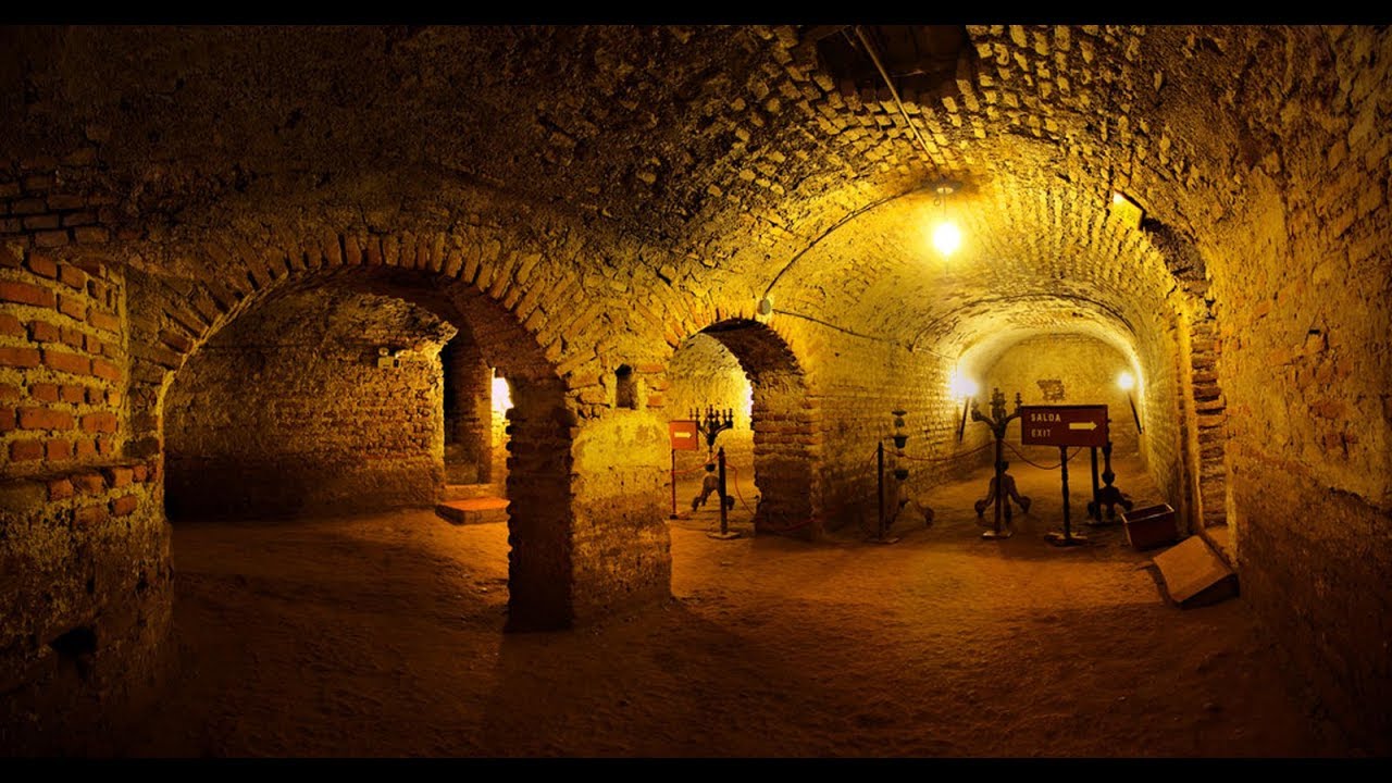 El museo del convento de San Francisco y catacumbas (Lima) - YouTube