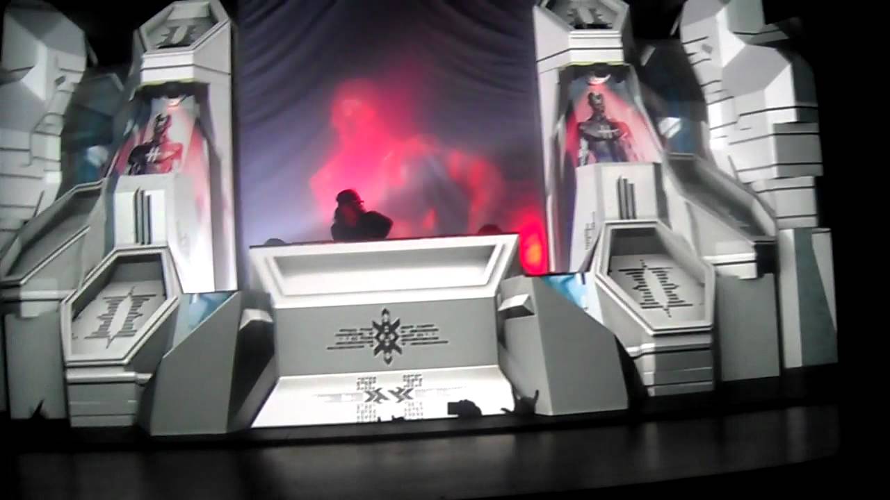 Skrillex Cell @EL PASO Promises - YouTube