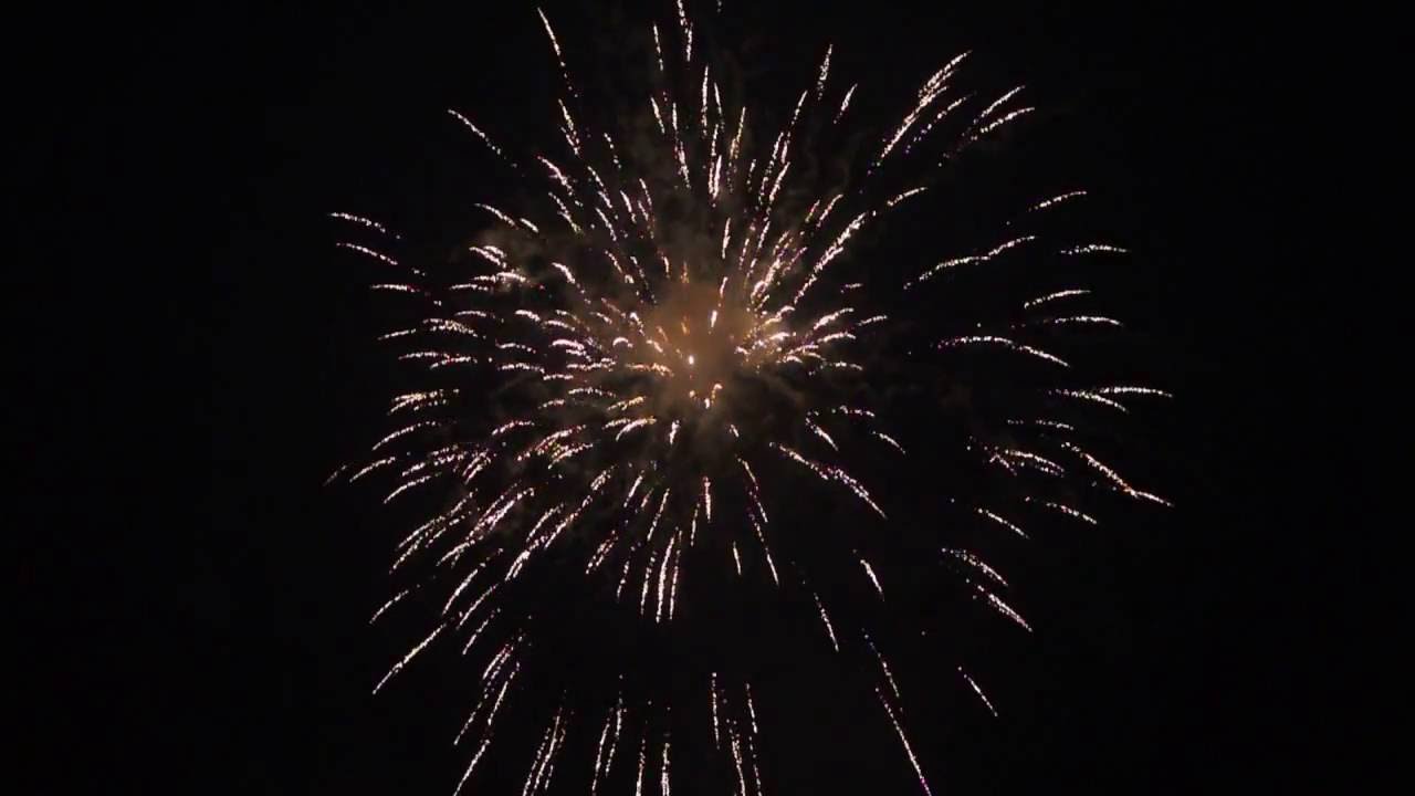 Wolf Howling-W55022-Power Blast Fireworks/Hunan Winwell Fireworks - YouTube