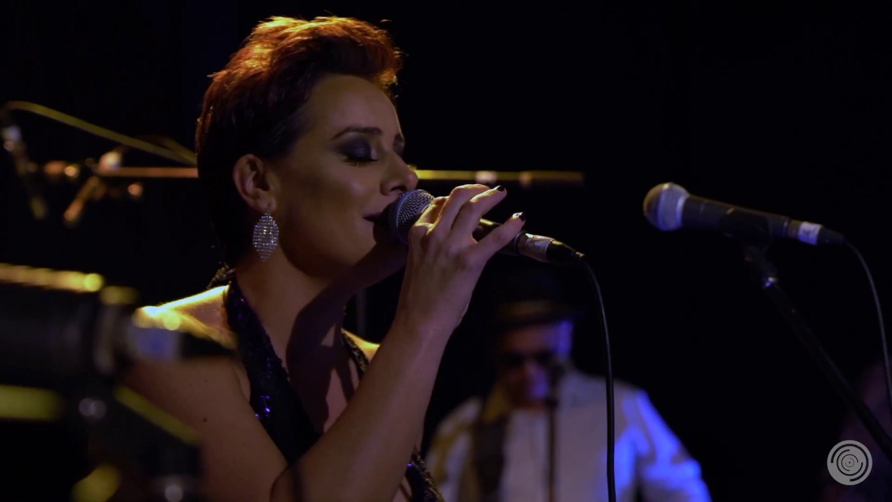 Nina Ferro & The Gold Standard "Diamonds and Pearls" - YouTube