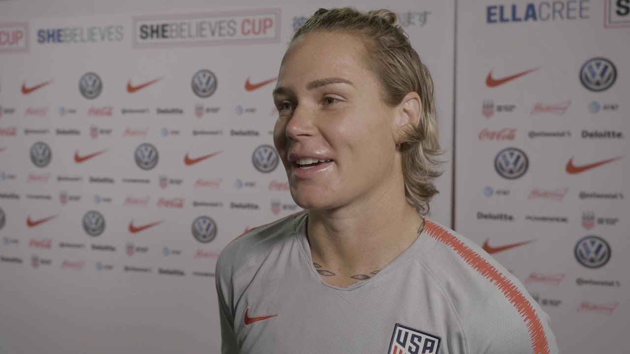 USWNT goalkeeper Ashlyn Harris before Brazil SheBelieves Cup match ...
