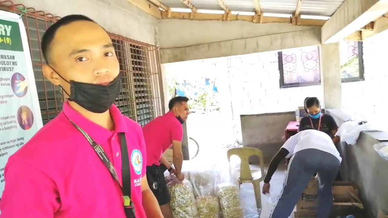 SK Officials ng Binitayan Malilipot Albay, Namigay Din ng relief goods ...