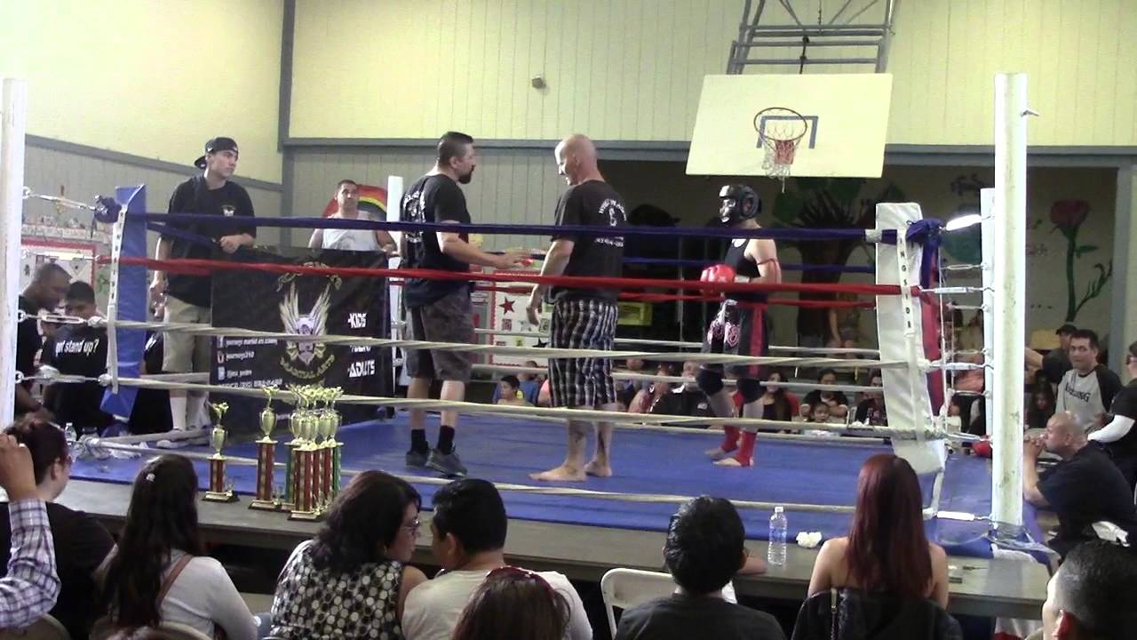 Ernesto Mosqueda vs. Greg (Introductory Song) - YouTube