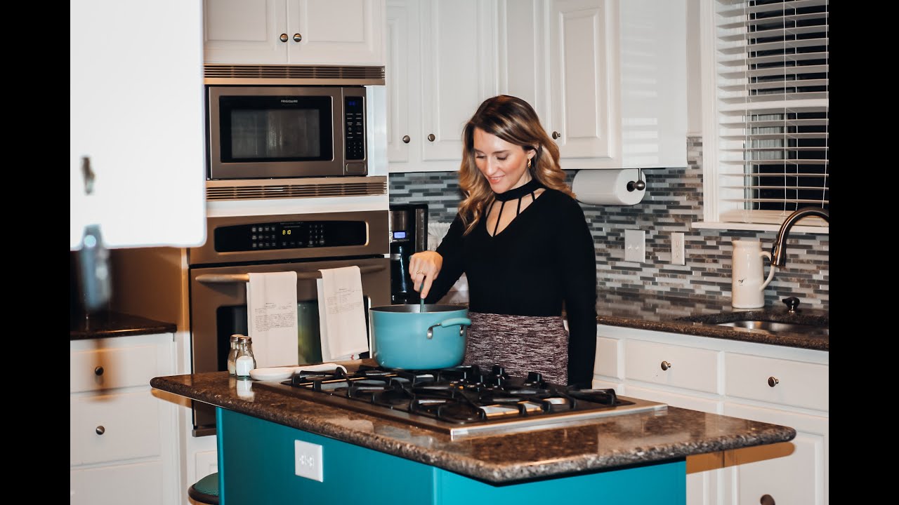 Mama’s Famous Chicken and Dumplings Recipe-Better Than Cracker Barrel ...