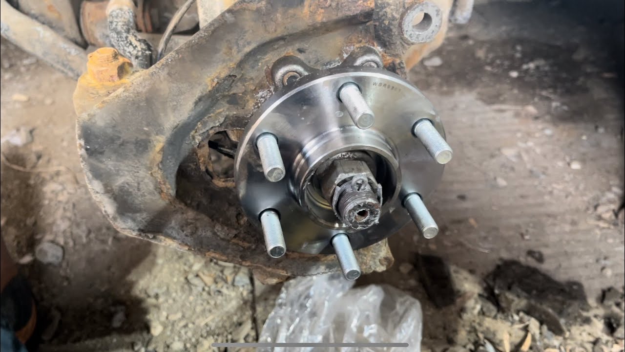 R51 Pathfinder Front wheel bearing (hub assembly) repair - YouTube