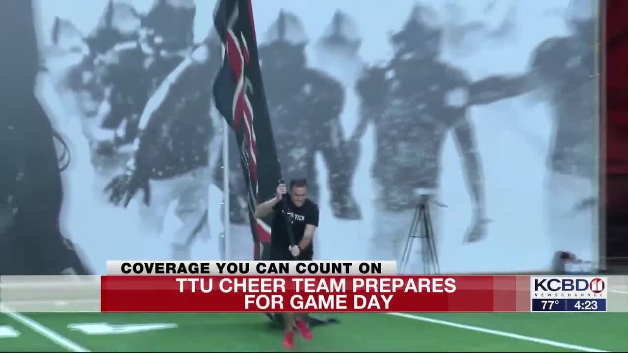 Texas Tech cheer prepares for College Gameday - YouTube