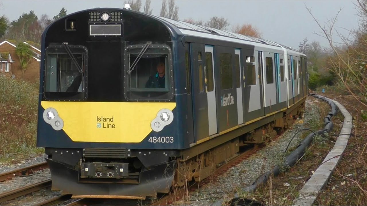Island Line Class 484 - 484003 At Brading On The Isle Of Wight ...