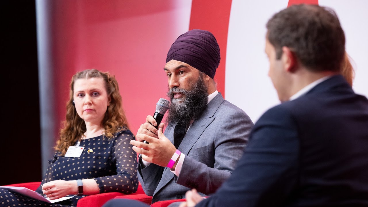 Debattenkonvent 2022 | Alles auf Neu? Zeitenwende in der Außen- und Sicherheitspolitik - YouTube