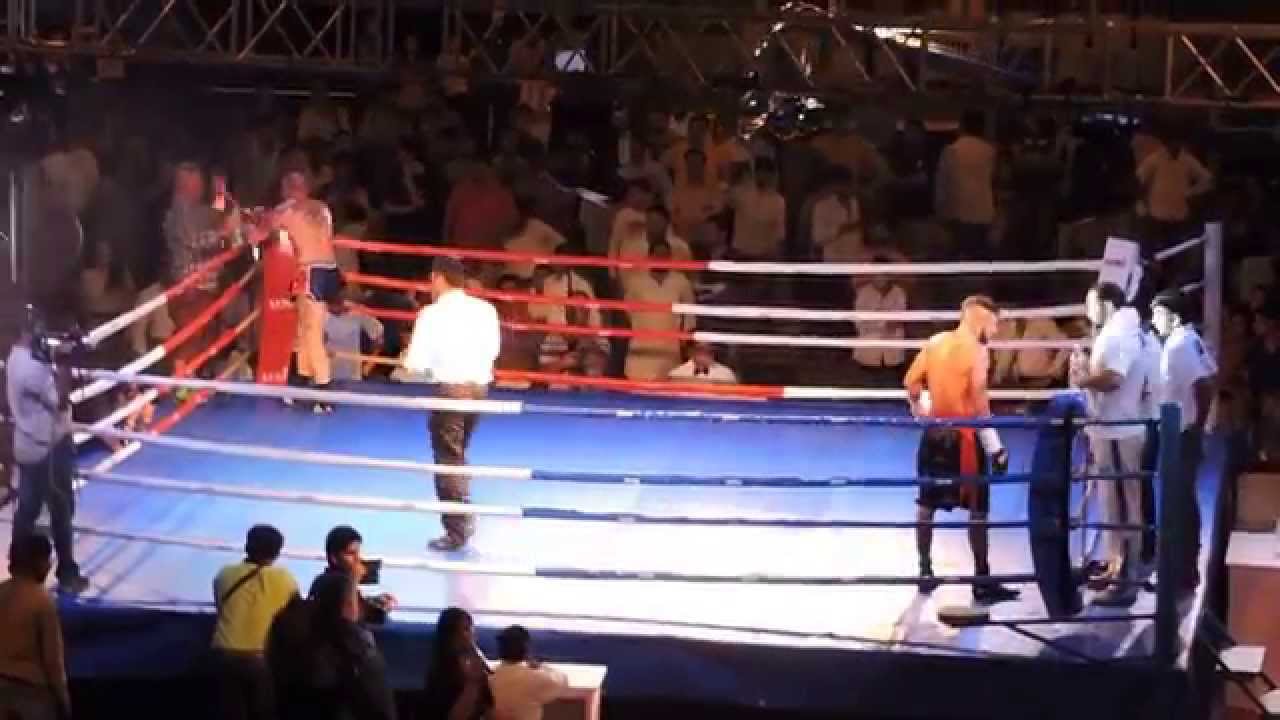 Dilbagh Boxing at select city walk ,New Delhi Round 3 - YouTube