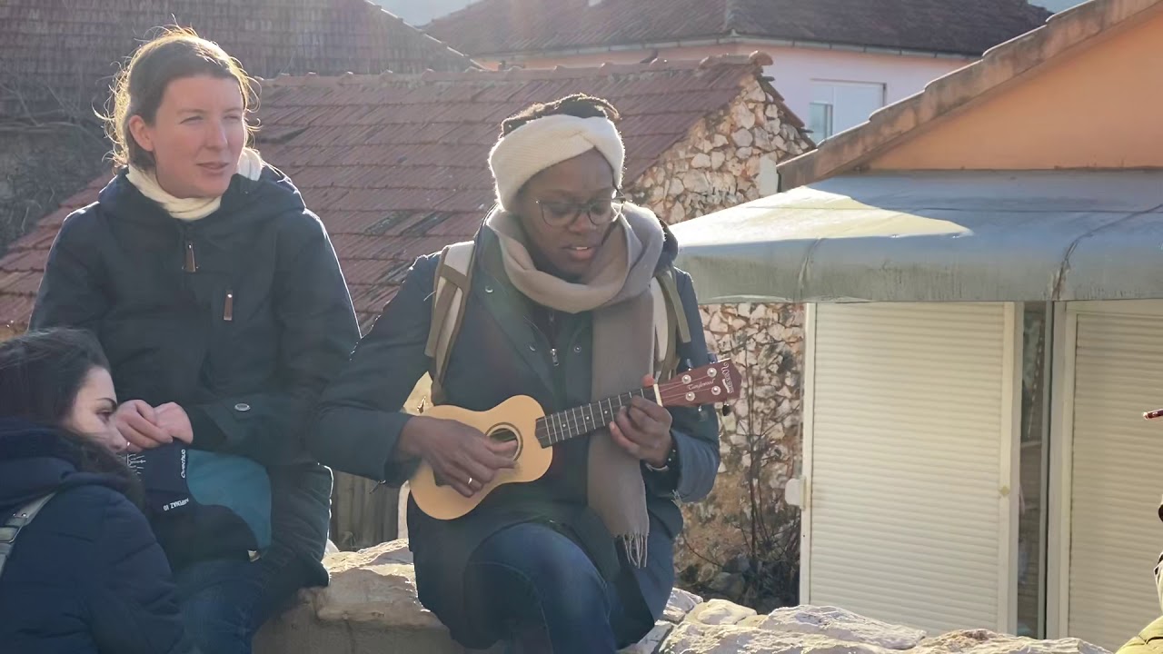 Singing in bosñia - YouTube