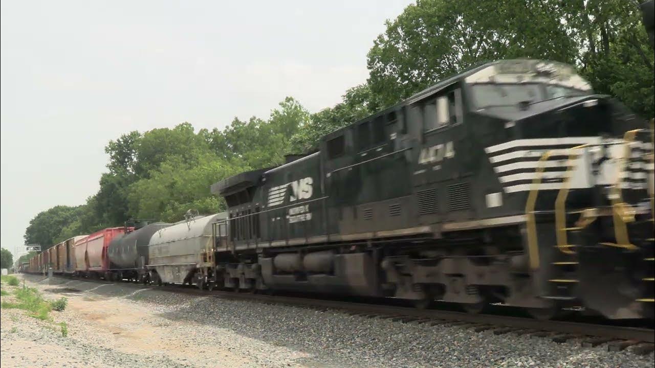 NORFOLK SOUTHERN GE AC44C6M Southbound Manifest Mix Freight - YouTube