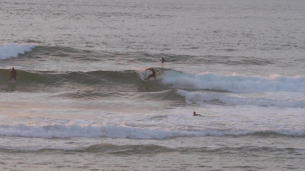 Having Fun On Messy Waves - Surf Les Estagnots 12 nov 2021 - YouTube