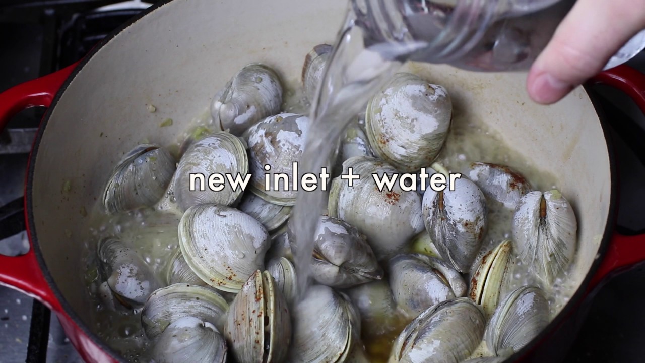 Chesapeake Bay Style Clam Chowder - YouTube