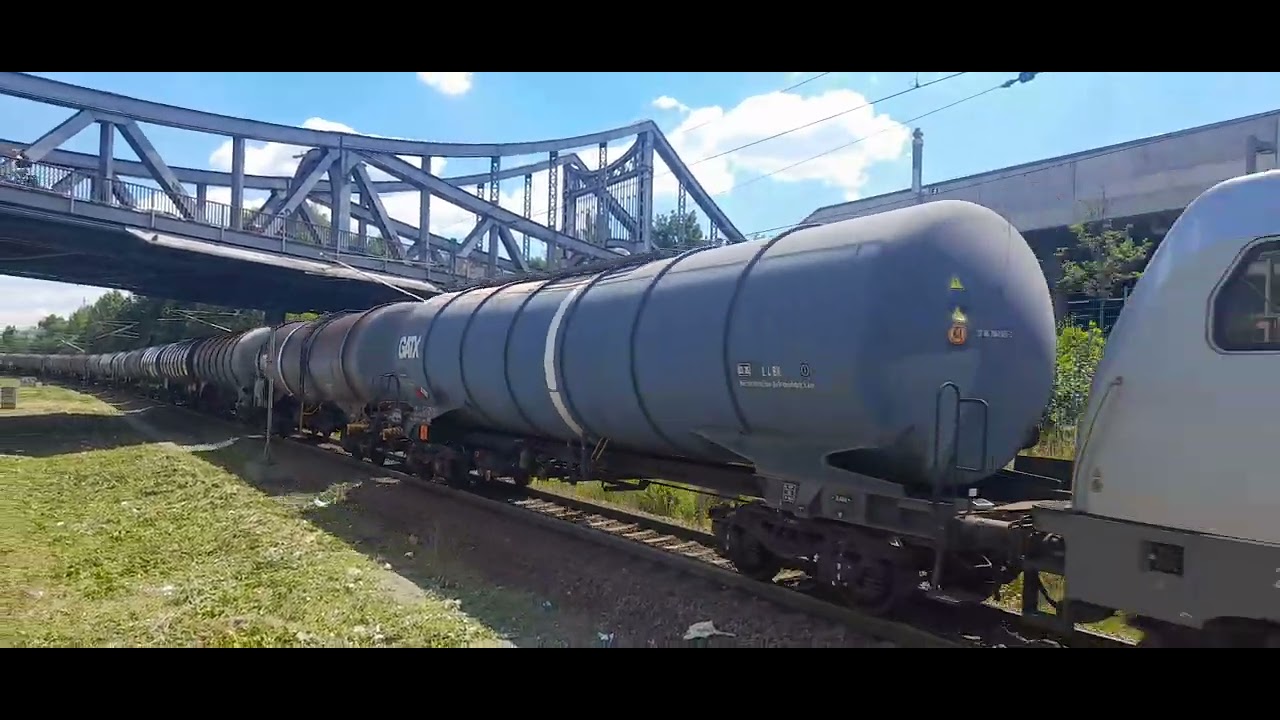 Durchfahrt Güterzug - YouTube