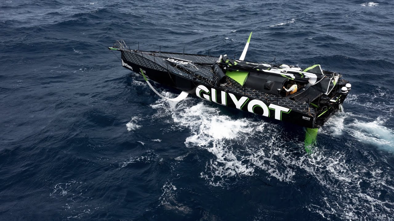 😢 Update on the dismasting of GUYOT environnement - Team Europe - YouTube