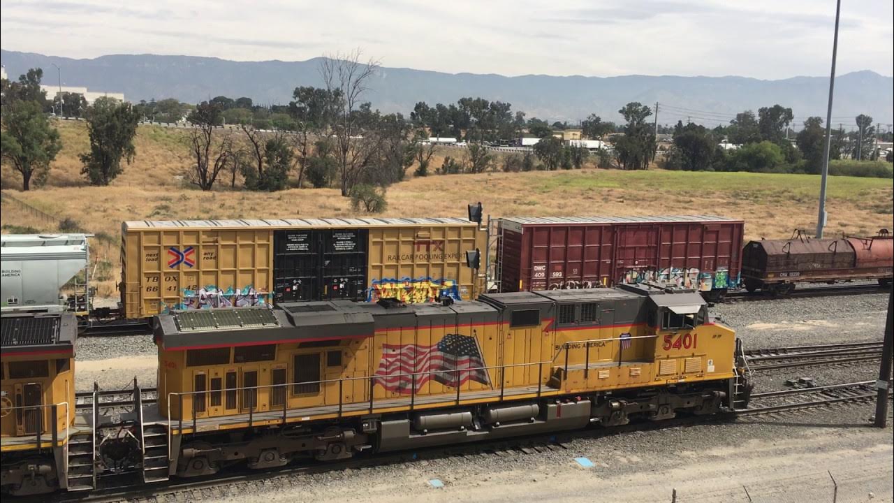 UP 5387 arriving Westbound Manifest Train passes through West Colton Yard - YouTube