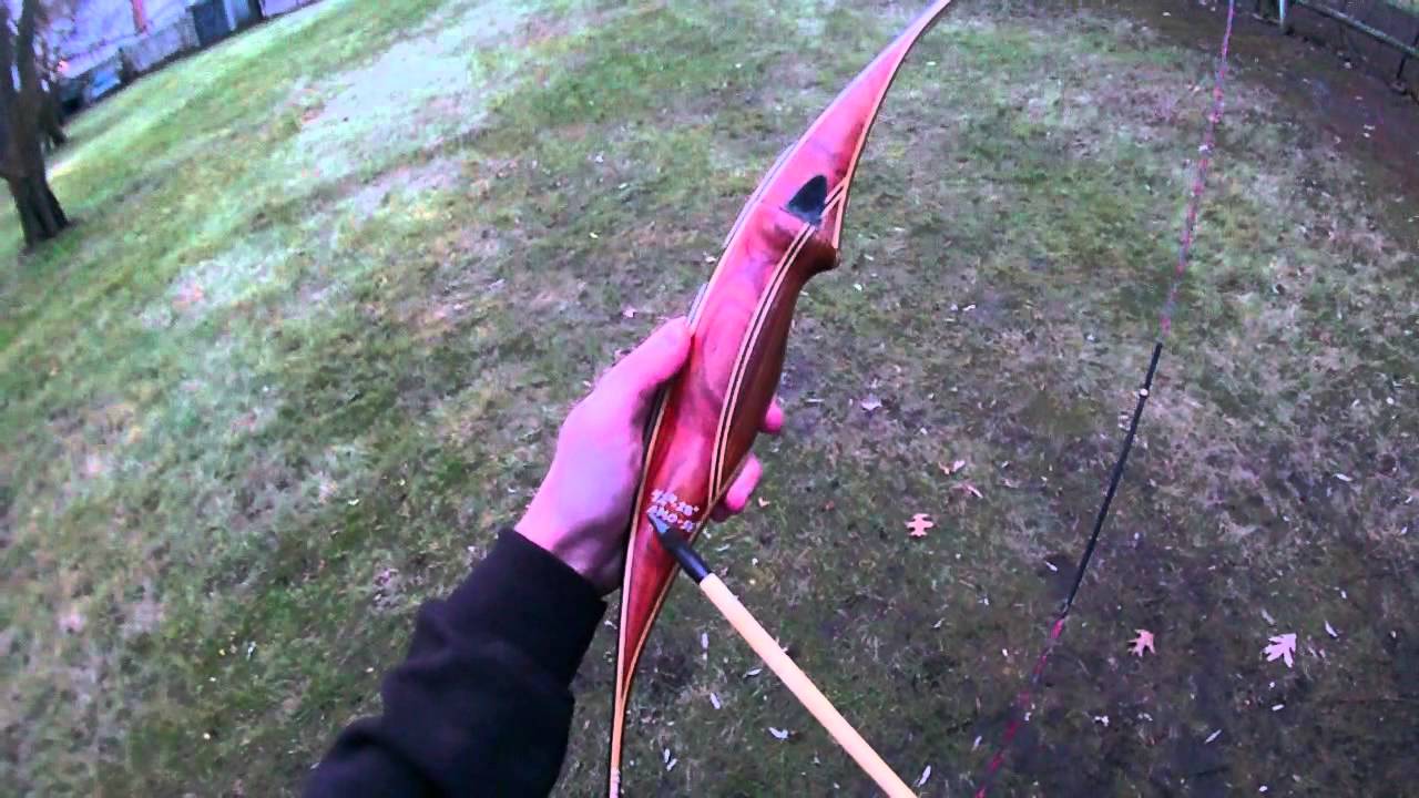 Shooting a handmade 42# Recurve/Longbow Hybrid Bow in Toledo - YouTube