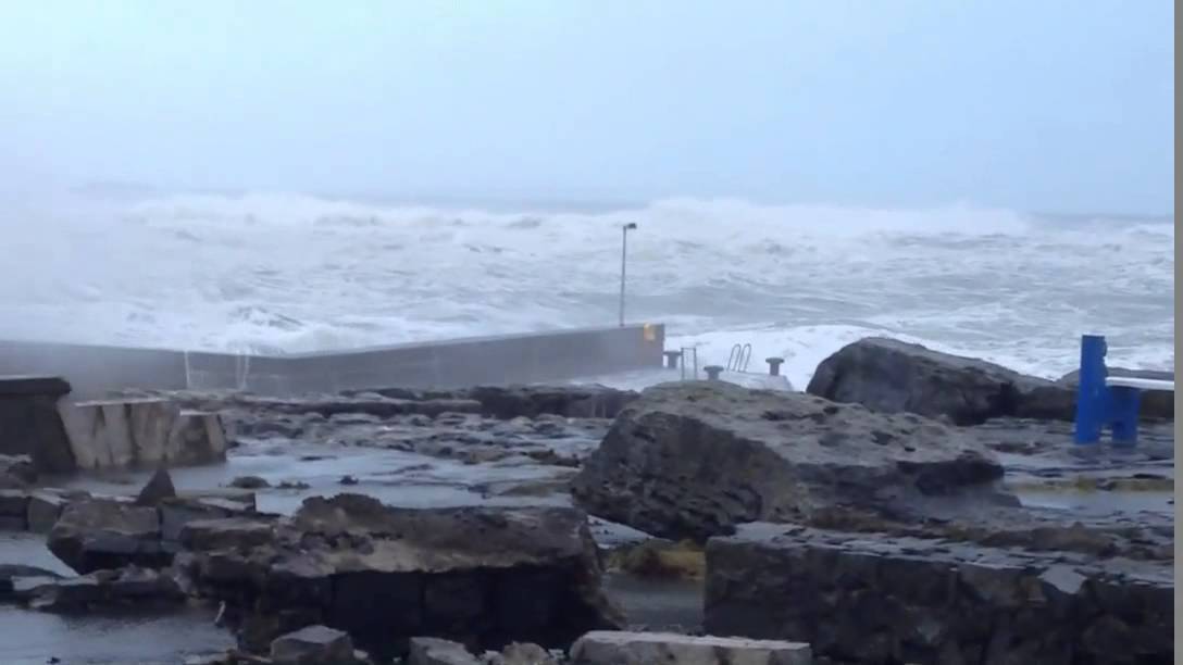 Storm surge, Doolin, Co. Clare, Ireland (Jan 2014) - YouTube