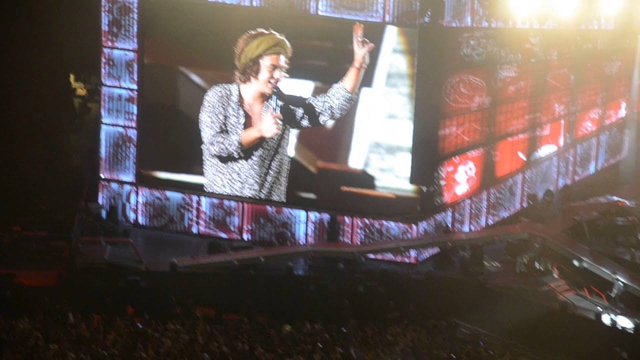 Harry Styles talking in San Siro, Milan 28/06/2014 - YouTube