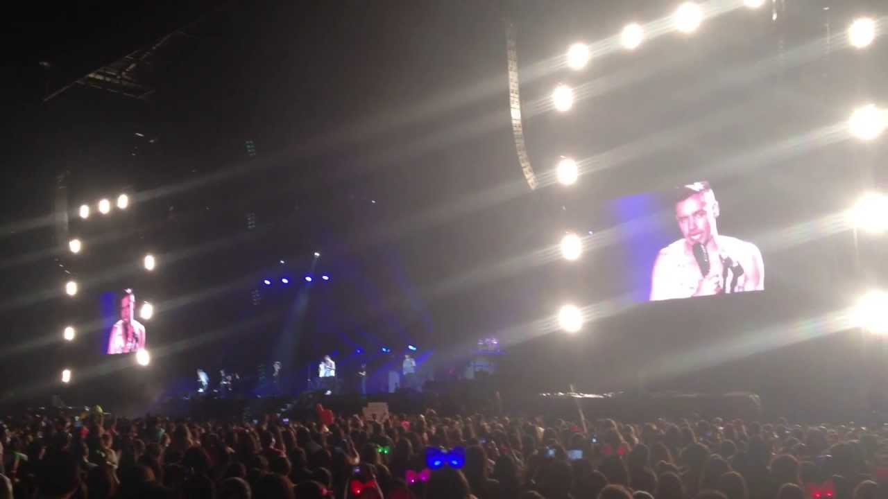 Rock Me - One Direction (LIVE from Mexico City) - YouTube