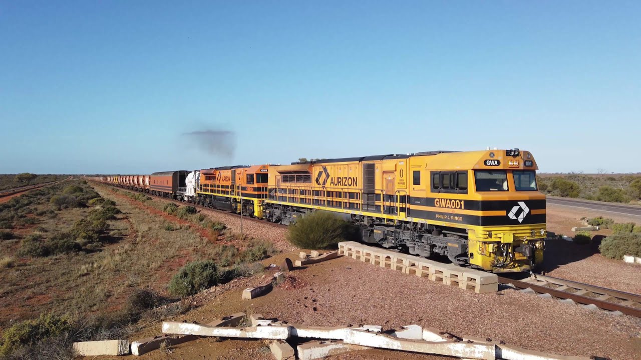 GWA001 + GWB104 fuel&crew, consist, + GWU012 #6913 - YouTube