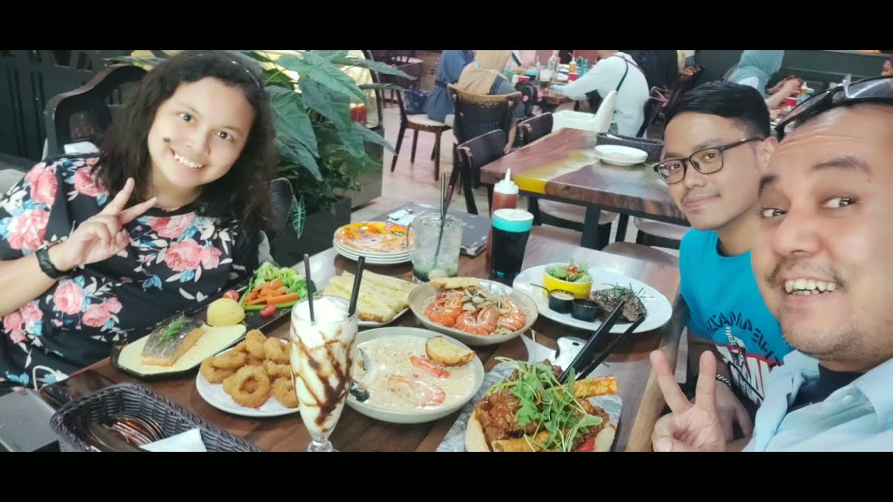 TASH TISH TOSH RESTAURANT 2022 - YouTube