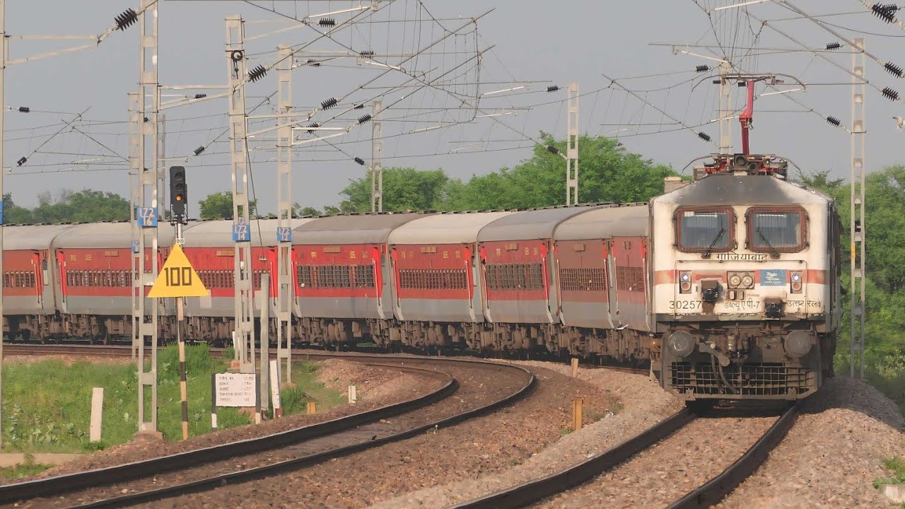 Perfect Long Curve WAP 7 within LHB Daily Runs TRAINS Indian Railways ...
