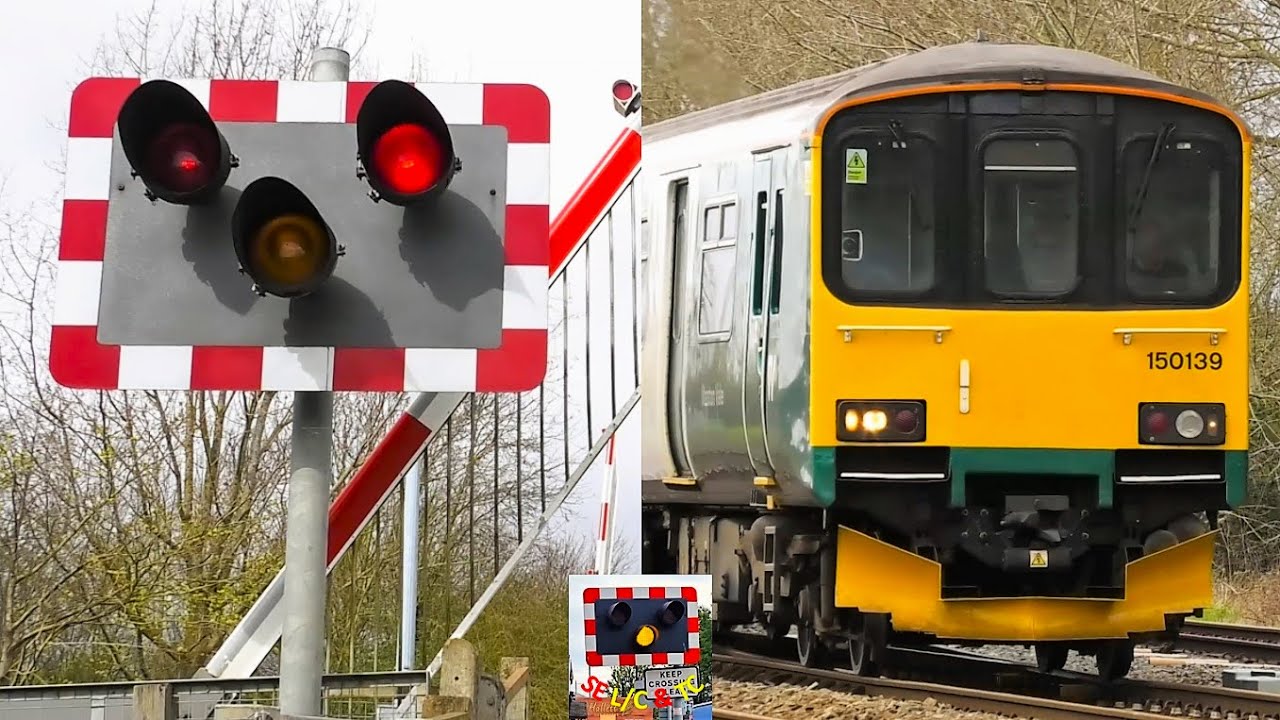 (Halogen lights) Wootton Broadmead Level Crossing, Bedfordshire - YouTube