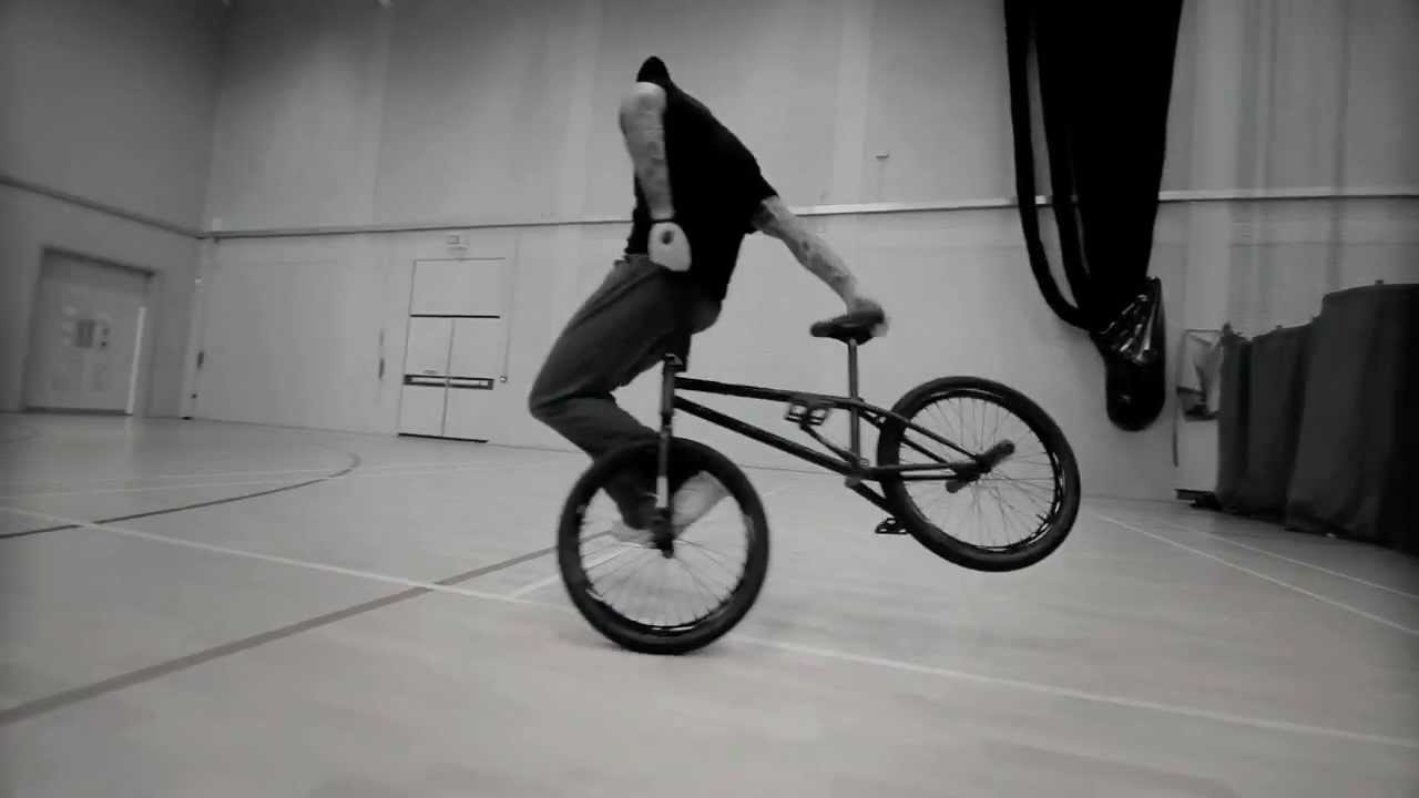 Lee Musselwhite - "The Pheonix" (BMX Flatland) - YouTube