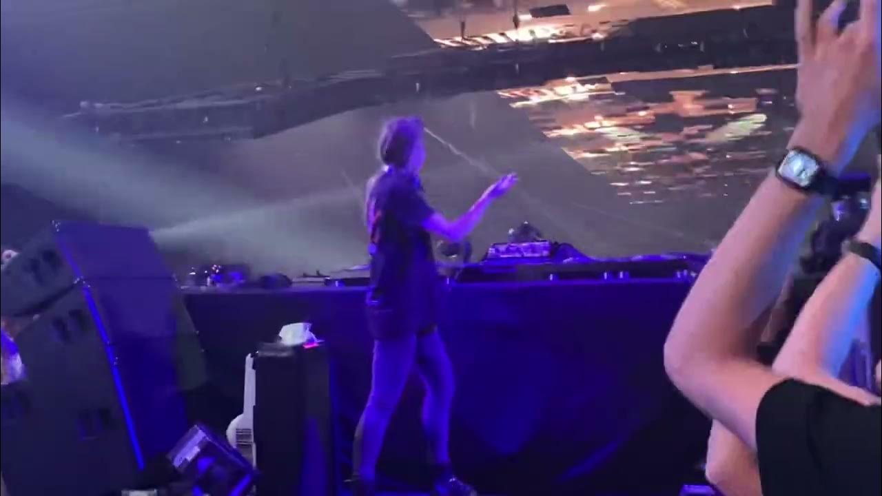 Charlotte de witte live @flanders expo Gent - YouTube