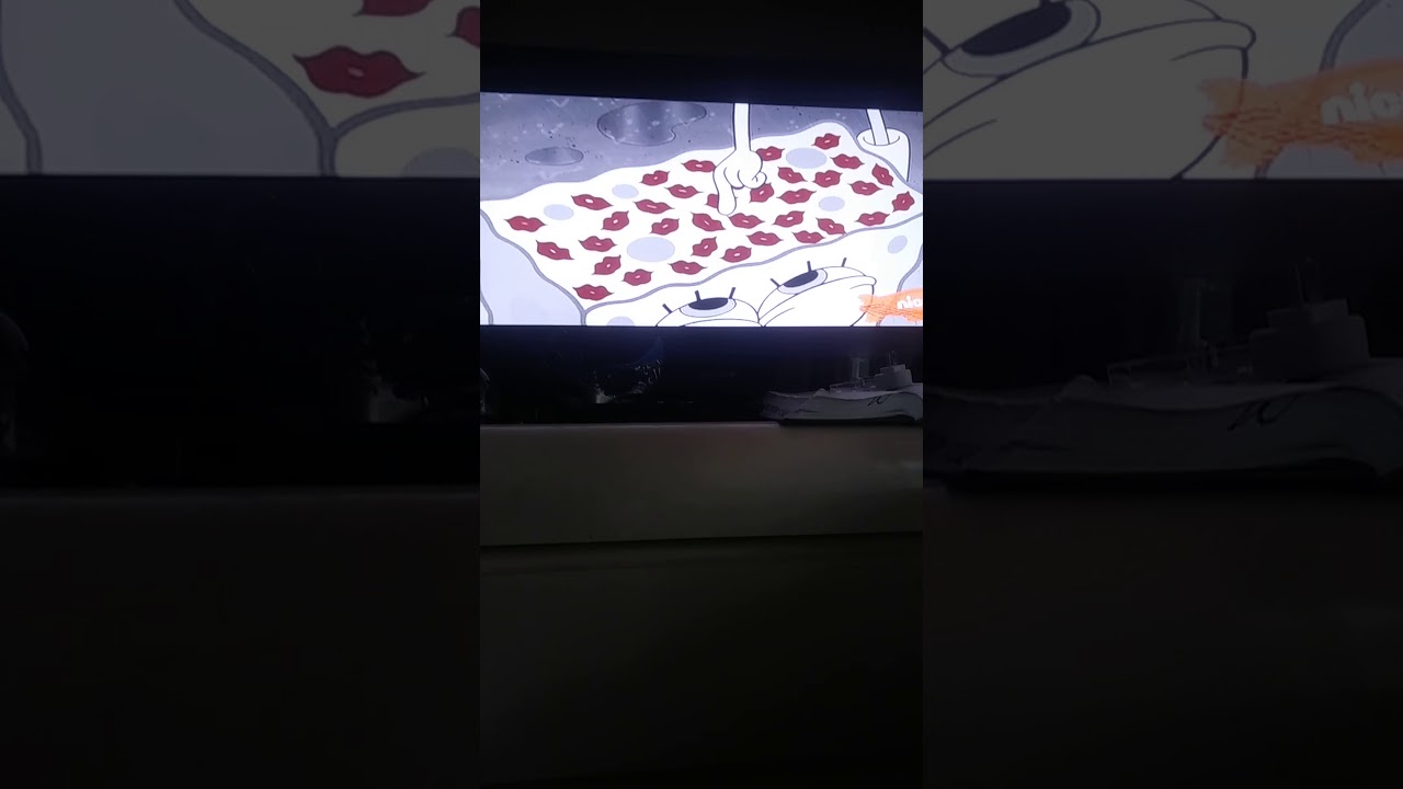 Spongebob wants Squidward to kiss him.... - YouTube