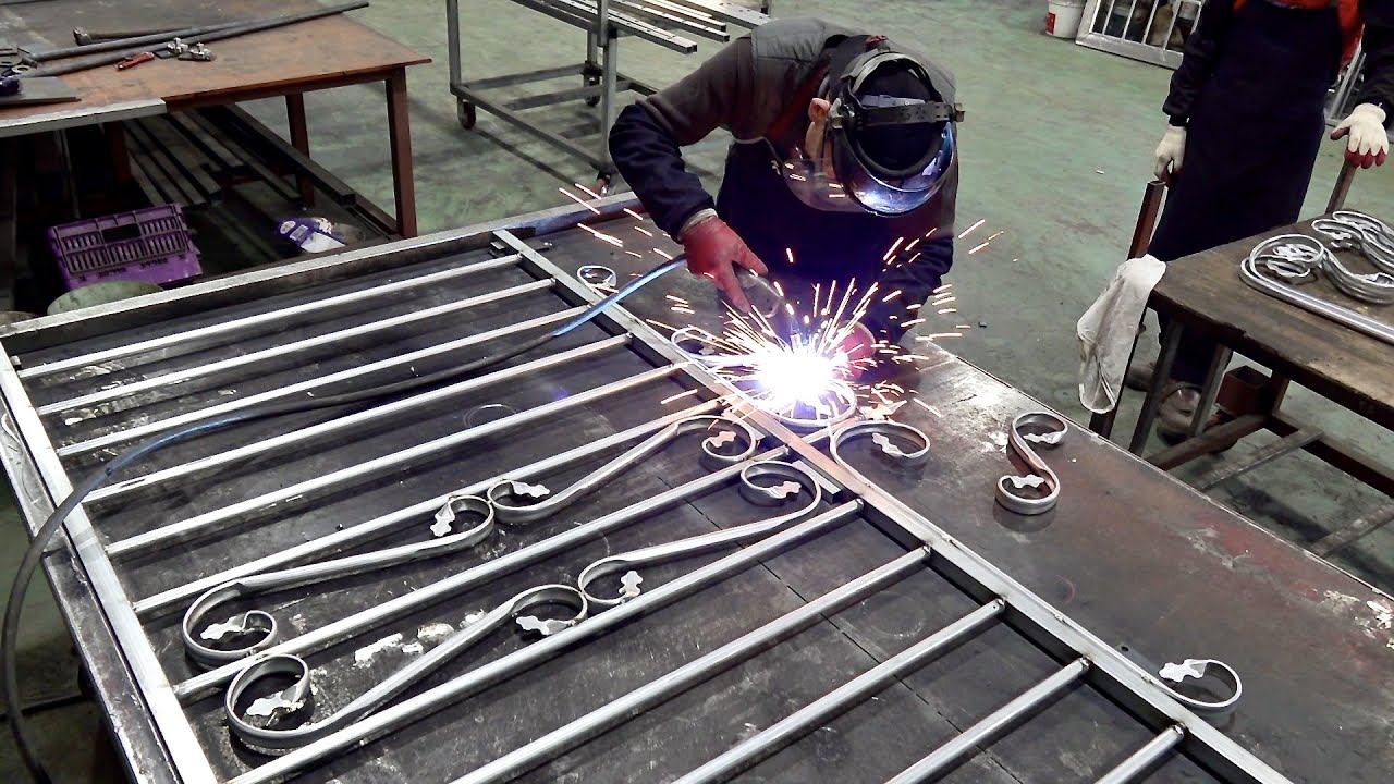 Process of Making Iron Fence. Ironworks Master in Korea - YouTube