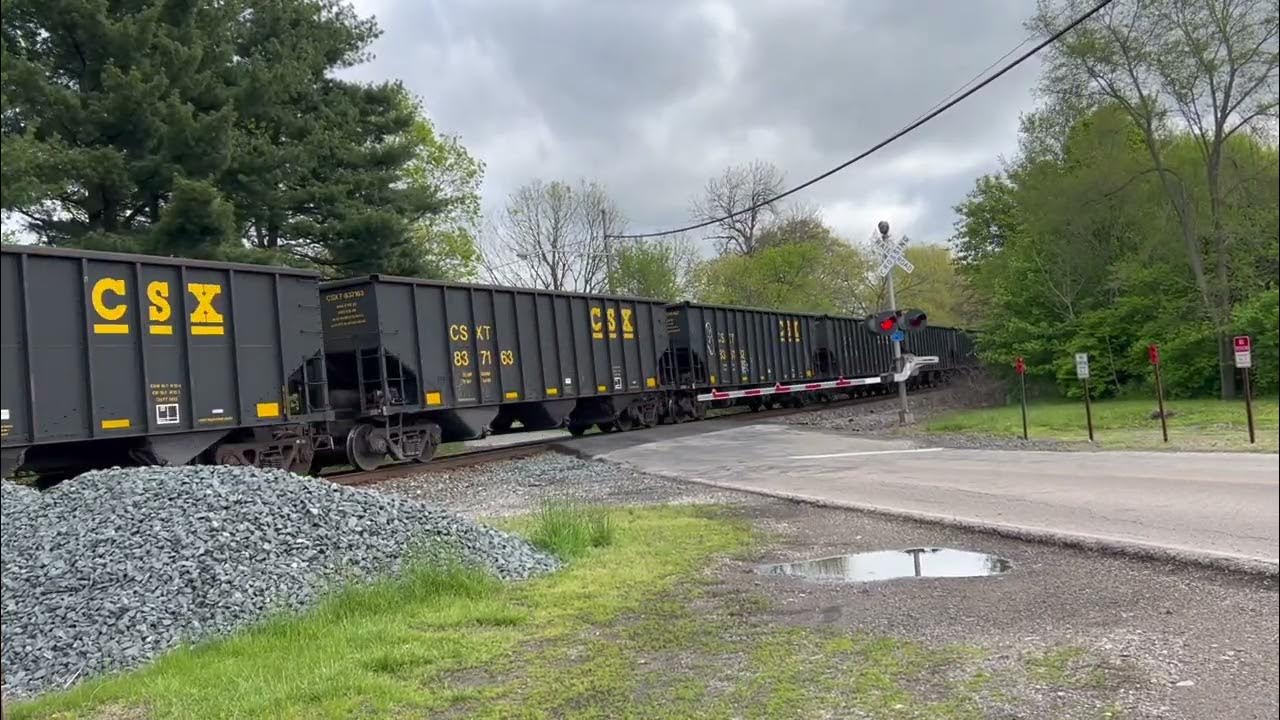 Another train meet? 4 good trains and 3 of them on the old B&O railroad - YouTube