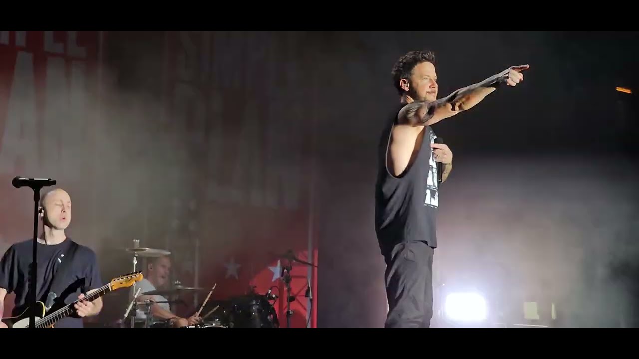 Simple Plan - I'd Do Anything (Live at Singapore 2023) - YouTube
