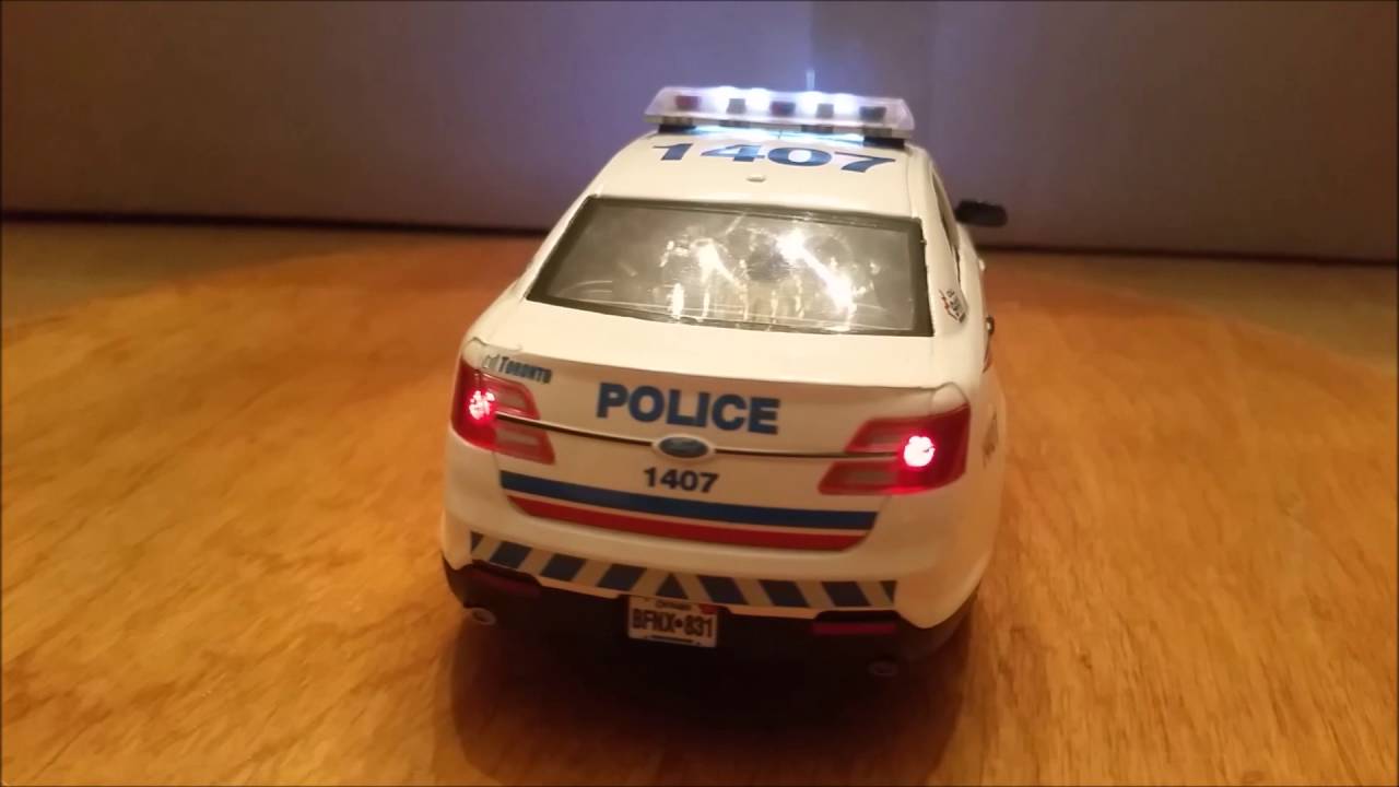 1/24 Toronto Police Ford Taurus Police Car with working lights - YouTube