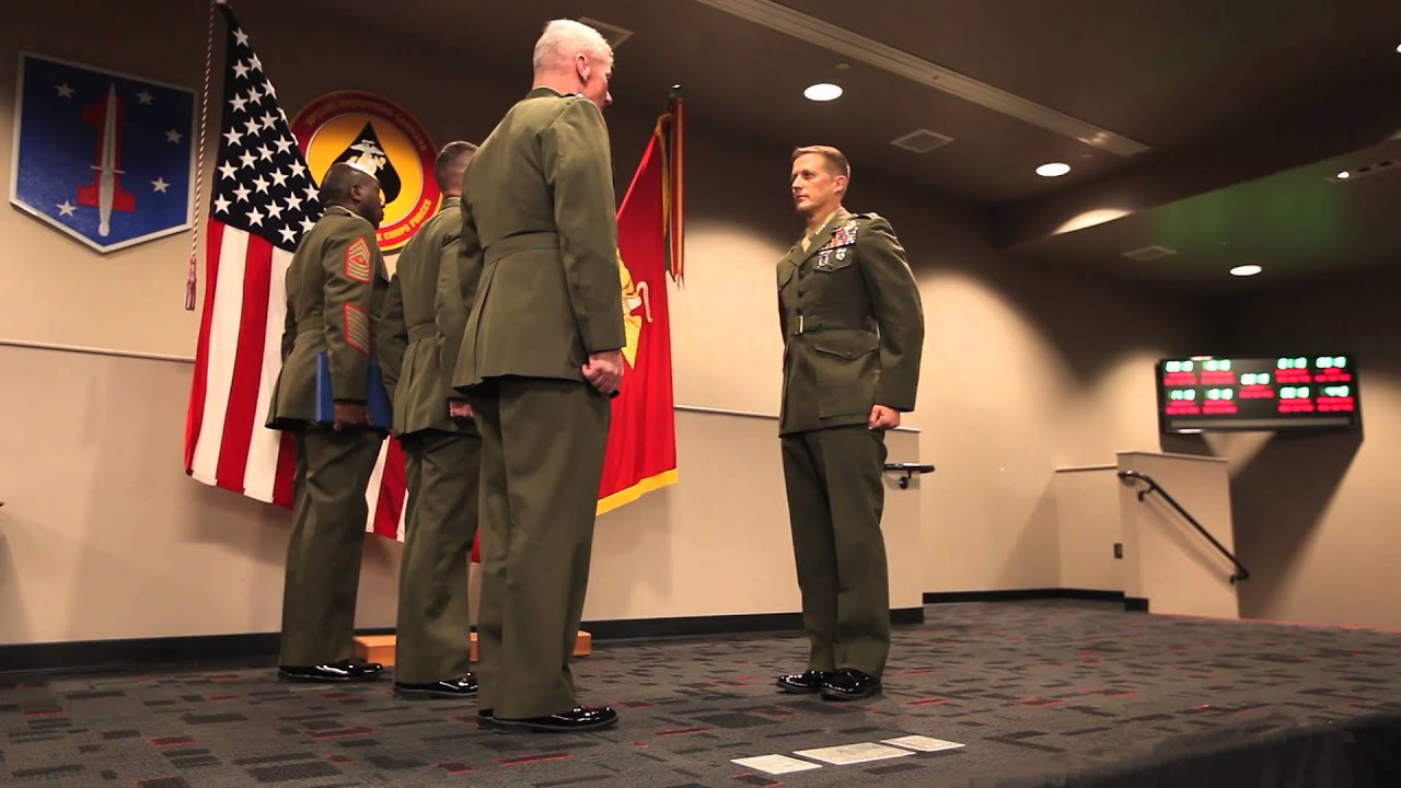 1st MSOB Marine awarded Silver Star - YouTube
