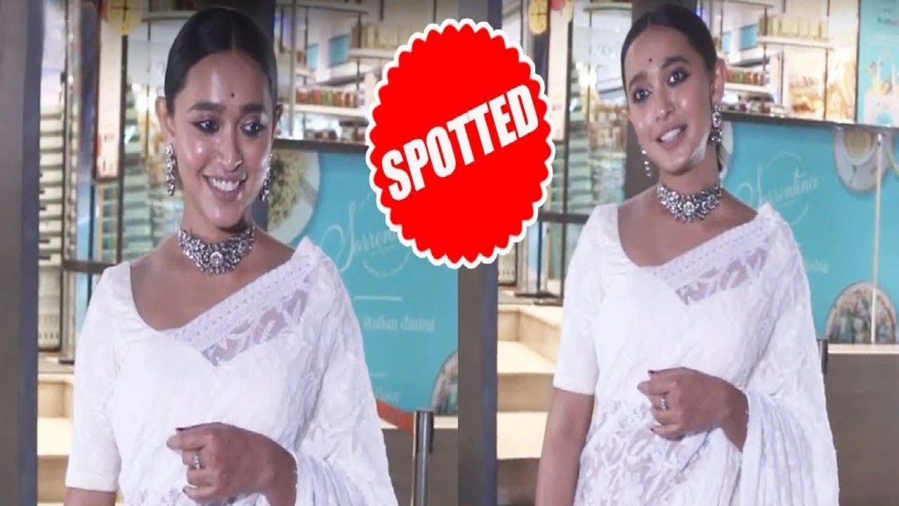 Sayani Gupta spotted Foodhall at Khar - Telly soap - YouTube
