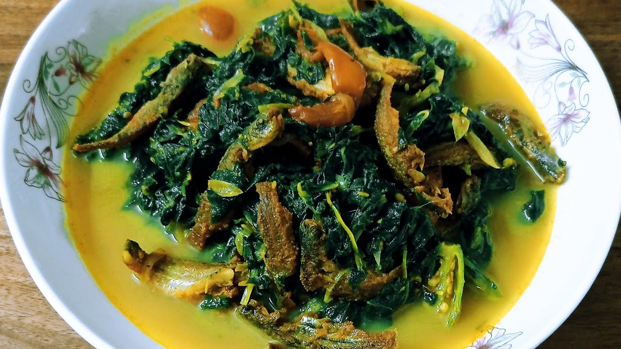 টেংরা মাছ দিয়ে লাউ শাকের পাতলা ঝোল রান্না || lau shak recipe || shak ...